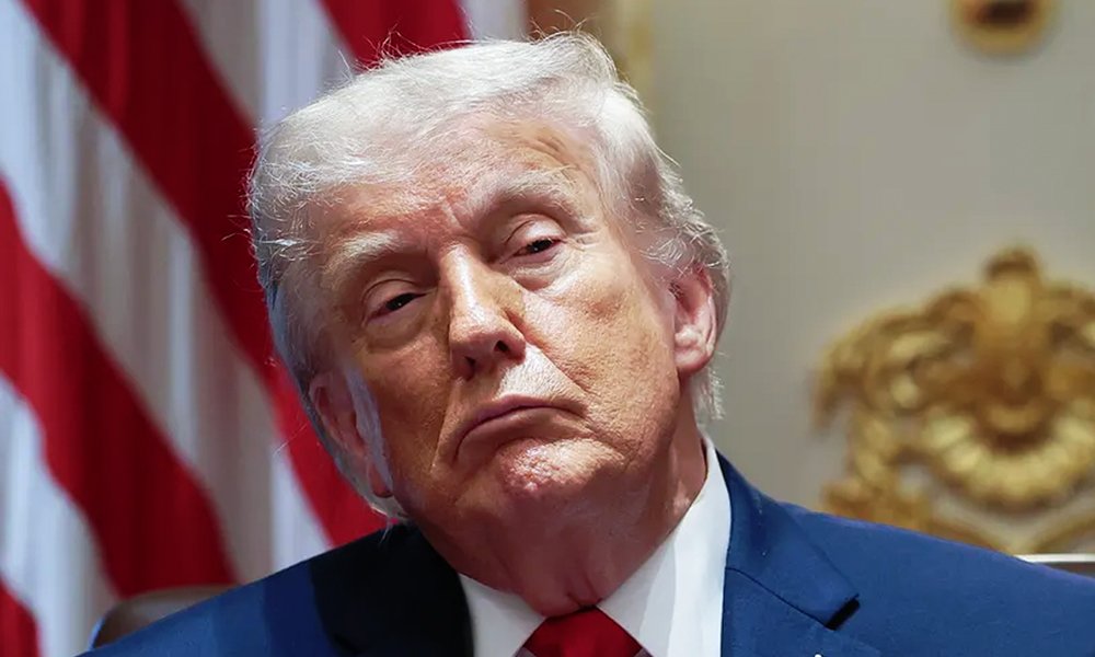Trump Suffers Embarrassing Defeat as Iowa Republicans Reject His Hand ...
